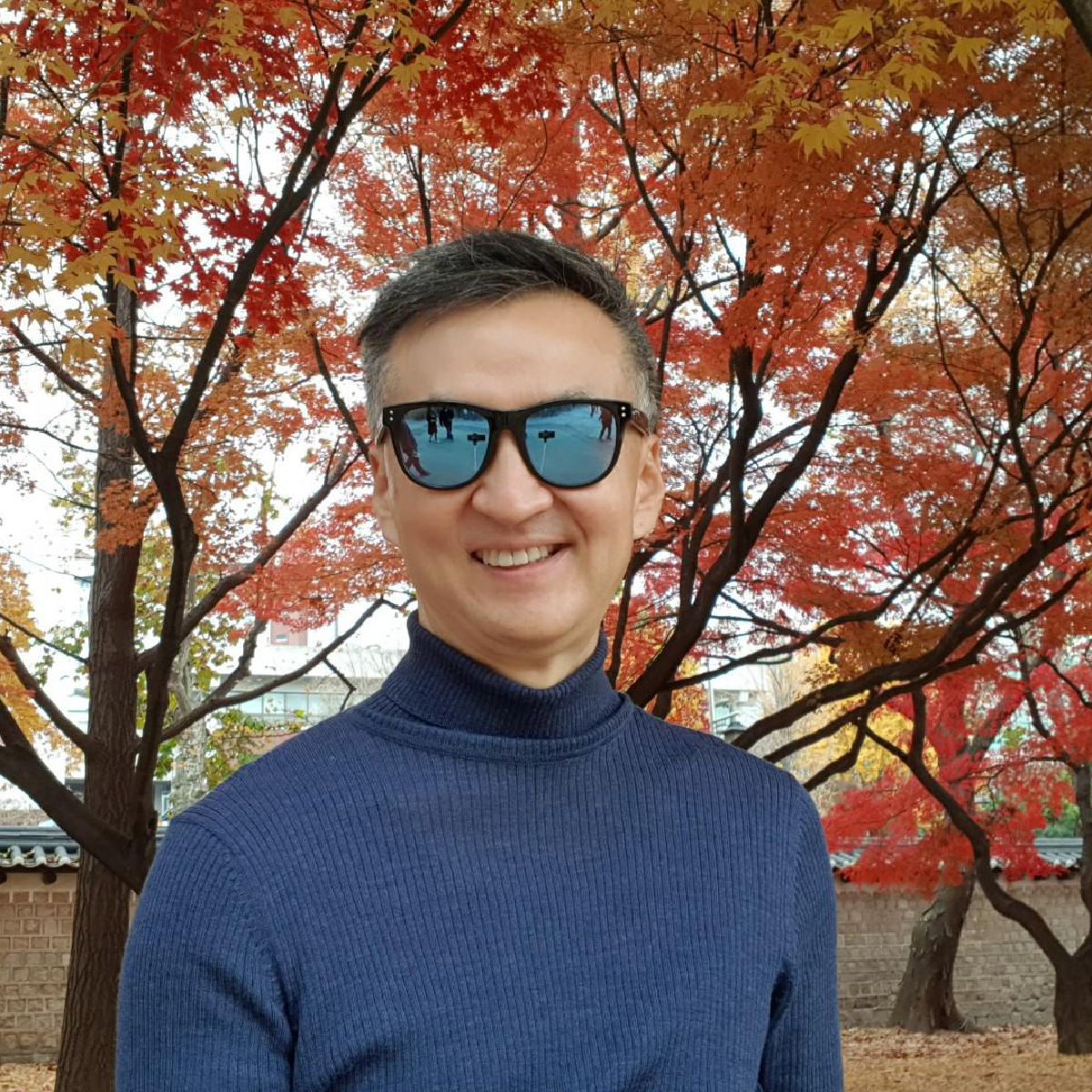 수커리어컨설팅 윤흥로 대표이사(CEO)의 경력, 학력 정보